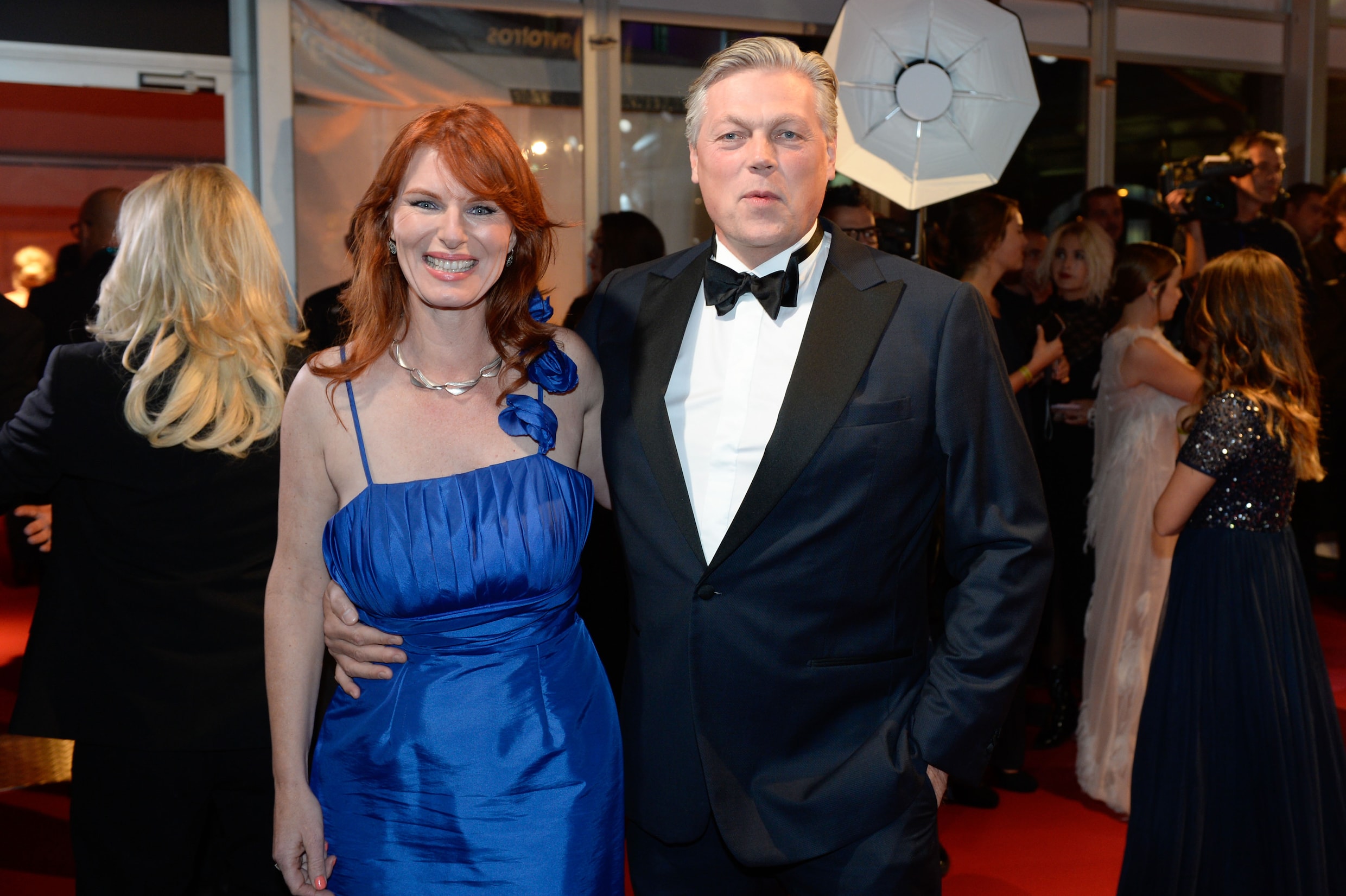 Nieuwspresentator Roelof Hemmen vraagt vriendin op bijzondere manier ...