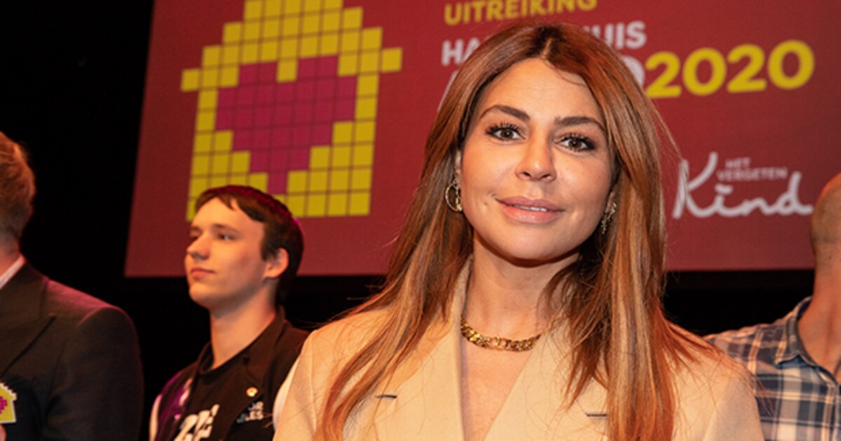 Olcay Gulsen openhartig over heftige jeugd: "Ik zag mijn vader mijn ...