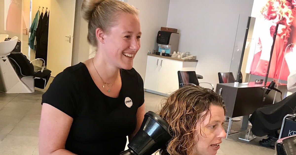 Kapper Saskia: "Mensen zijn zó blij dat we weer knippen, het is nog ...