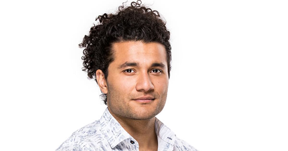 GTST-acteur Alkan Çöklü deelt een foto van zijn nieuwe kapsel - Libelle.nl
