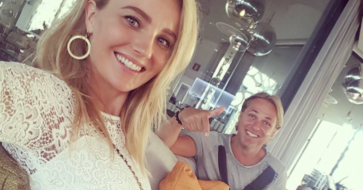 Kelly Weekers deelt zoete gezinsfoto 4 dagen na de geboorte - Libelle.nl