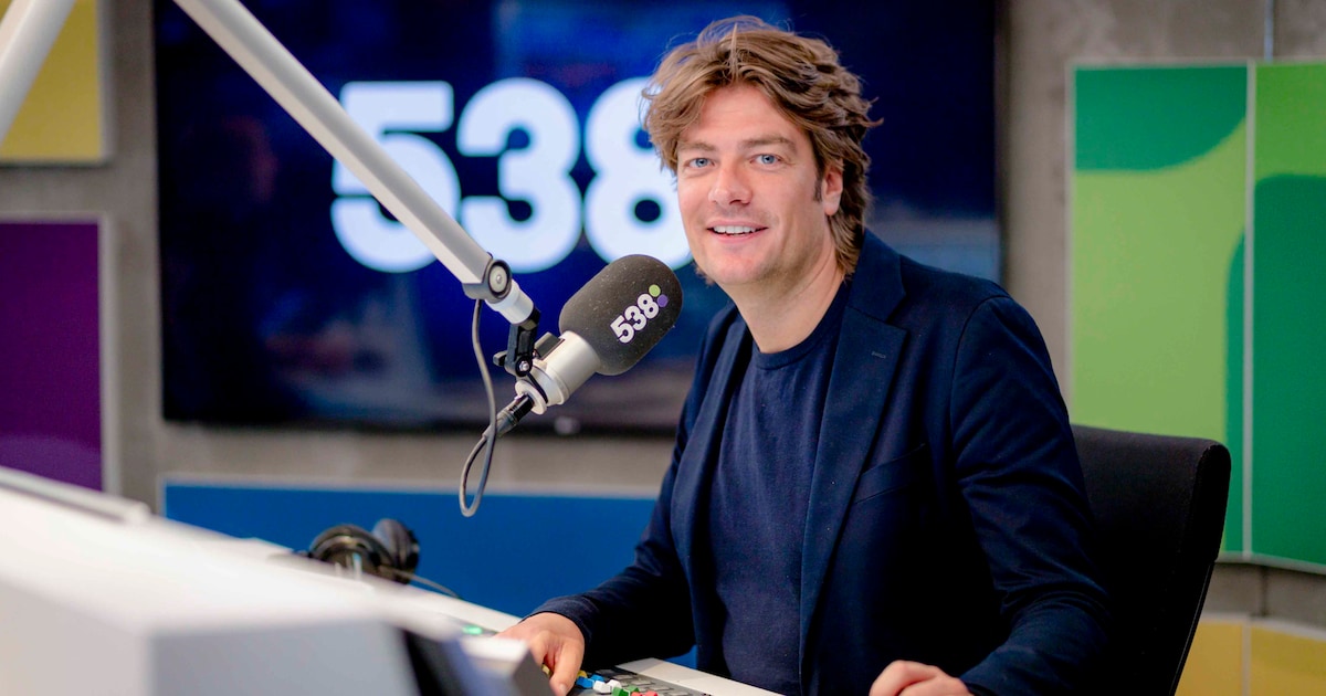 Déze bekende presentator is de broer van radio-dj Frank Dane | Libelle