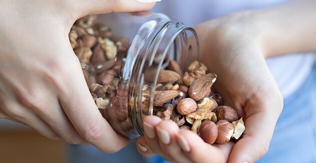 Zoveel noten eten kun je per dag eten om gezond te blijven | Libelle