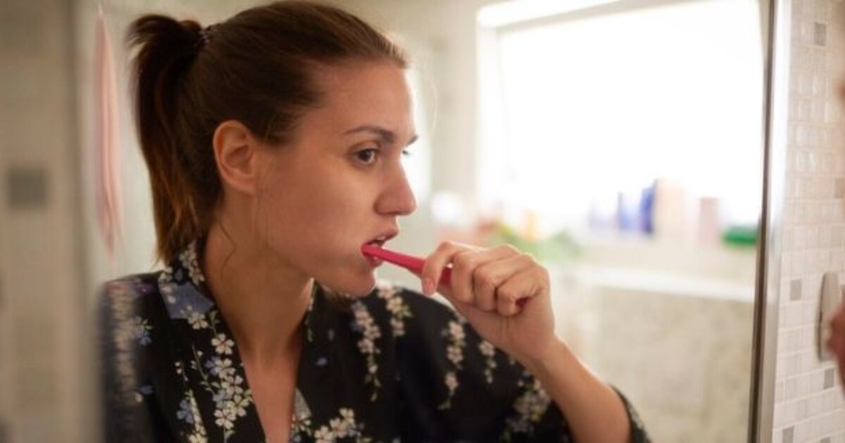 Dít kan er in je mond gebeuren vlak voordat je ongesteld moet worden ...