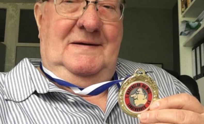 Hans heeft de grootste neus ter wereld: 'Geen idee hoe ik aan dat ...