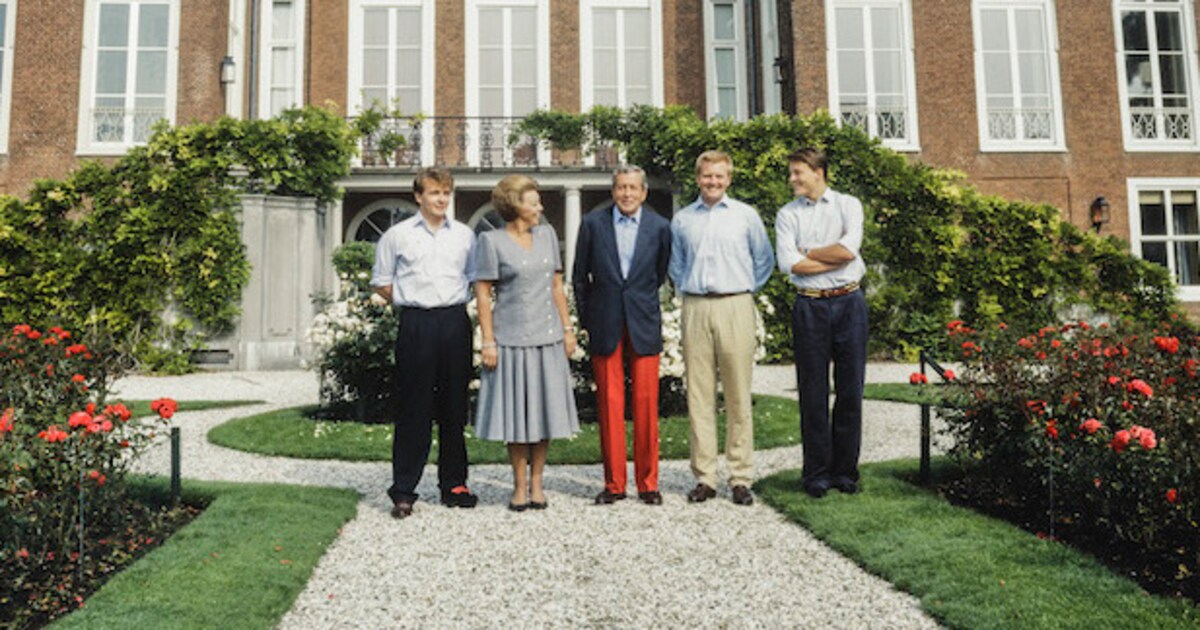 Koninklijke Kiekjes: een jonge prinses Beatrix met haar gezin | Libelle