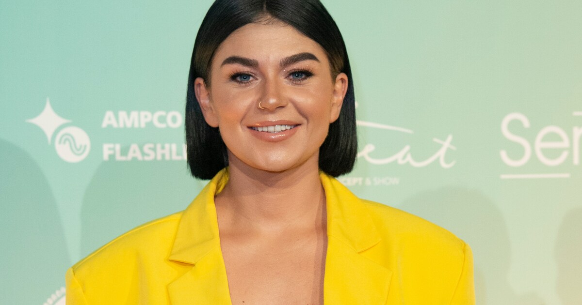 Wow, Roxeanne gaat voor groen en deelt kiekje van haar nieuwe kapsel ...