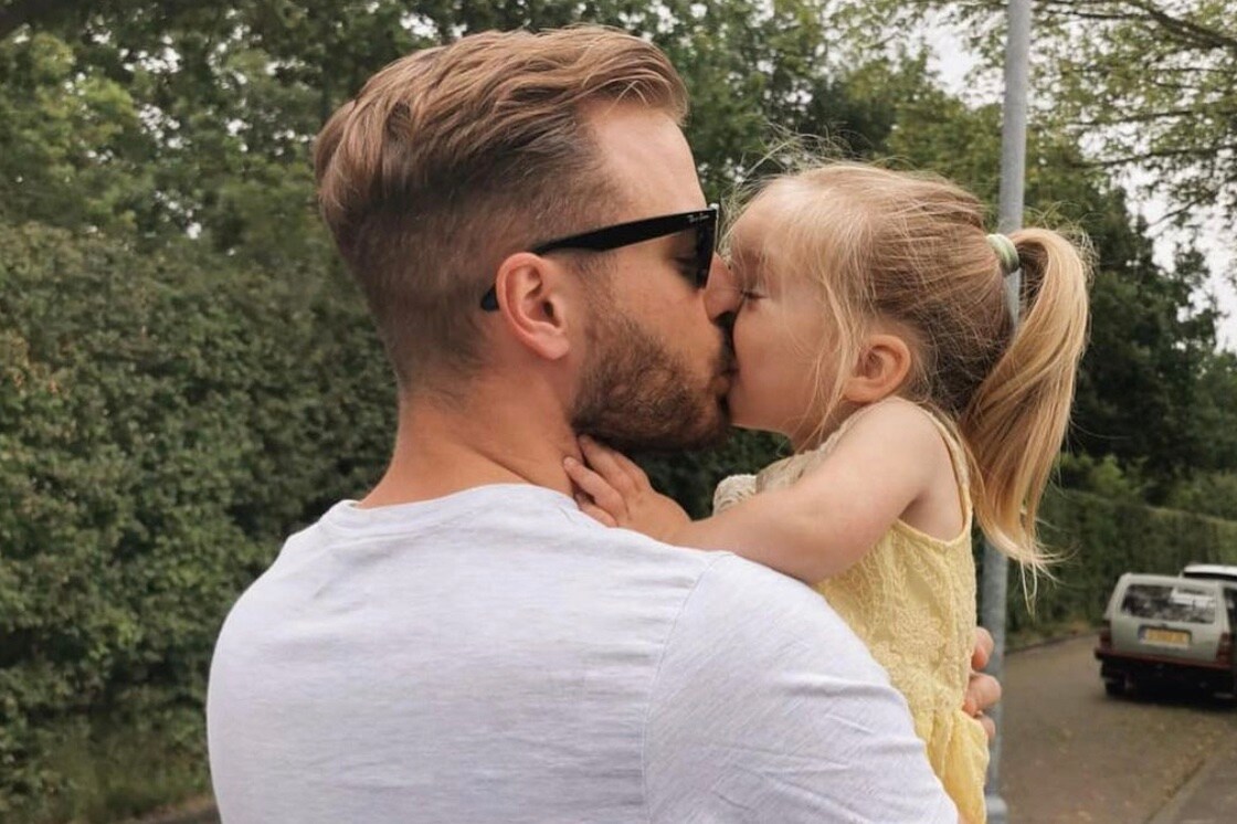 De bijzondere betekenis achter de nieuwe tatoeage van Jim Bakkum | Libelle