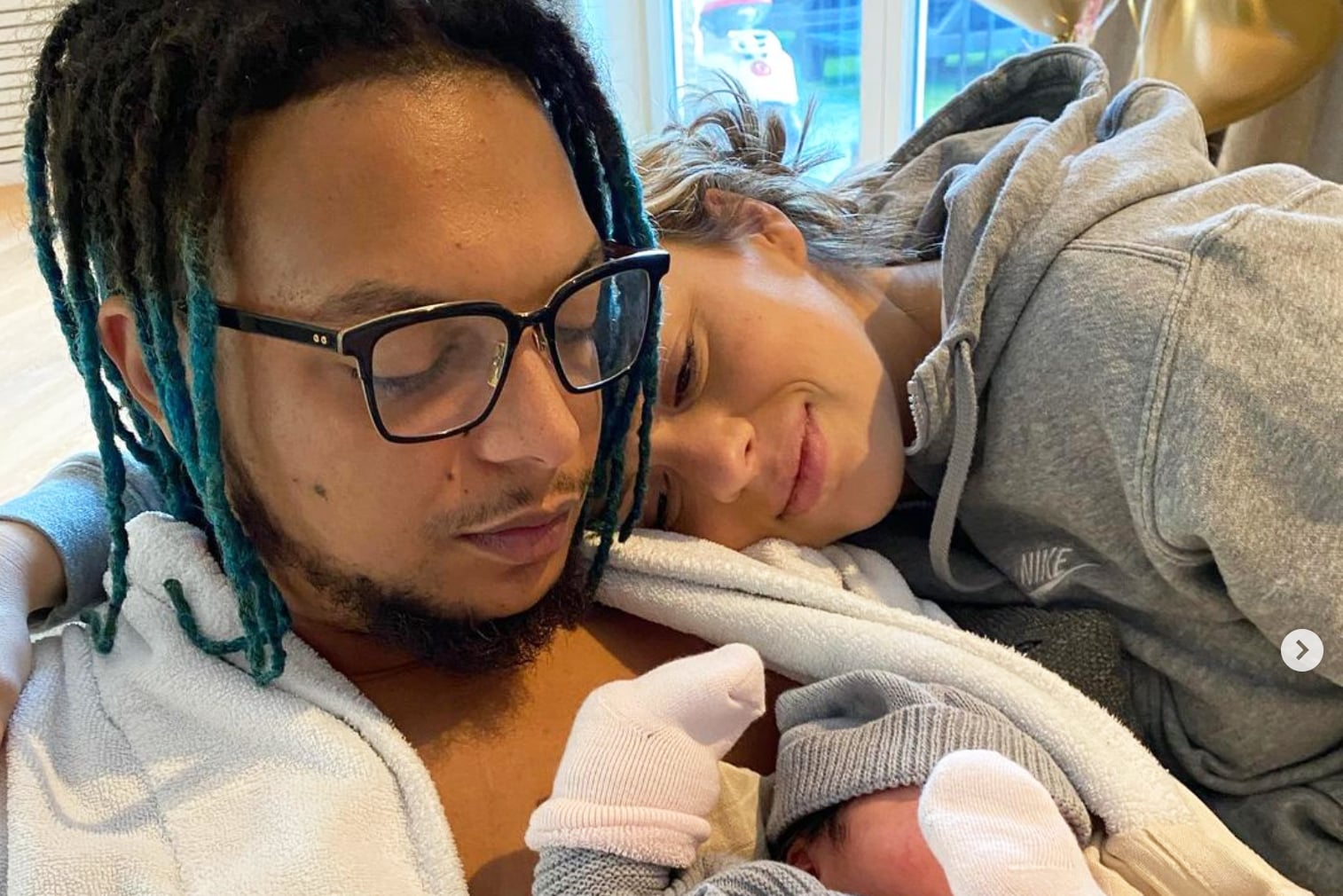 Kleindochter Ronald de Boer geboren: dochter Demi is bevallen | Libelle