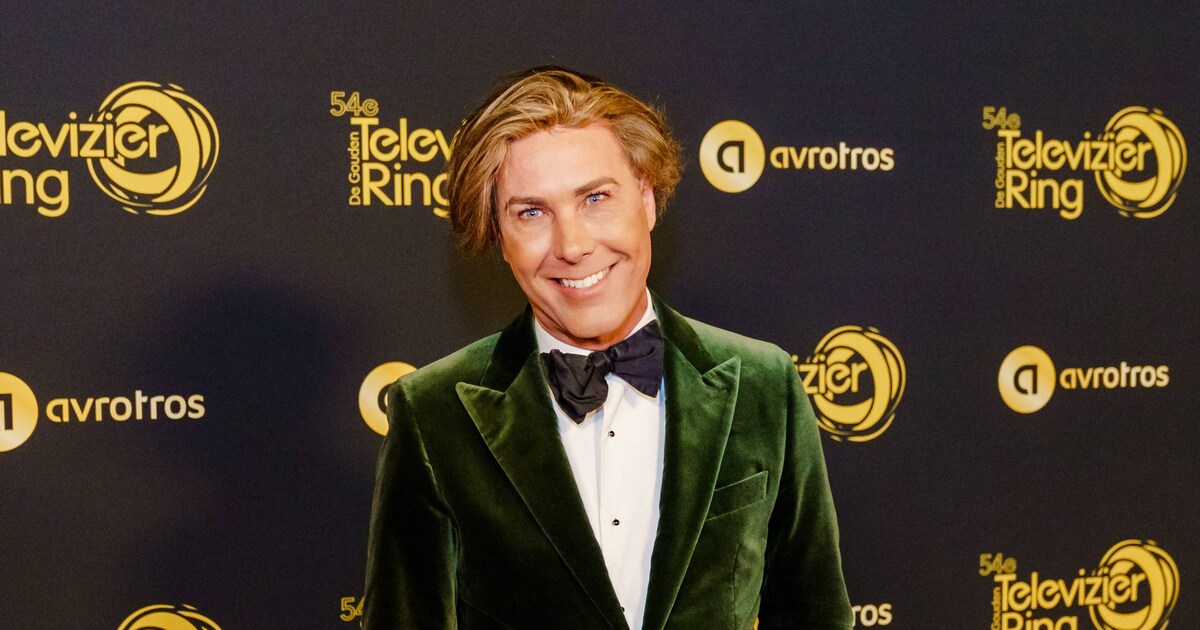 Rogier Smit deelt intieme kusfoto met nieuwe vriend: “Love u” | Libelle