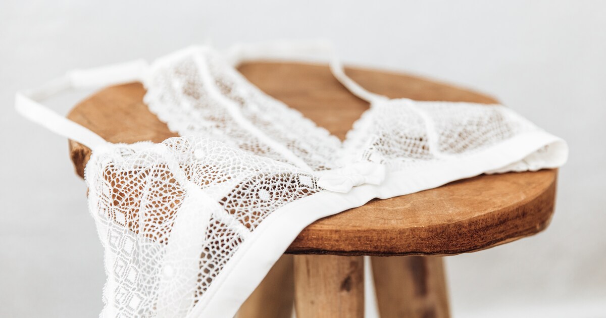 “Mijn ene borst vult mijn bh-cup amper terwijl de ander over de rand ...