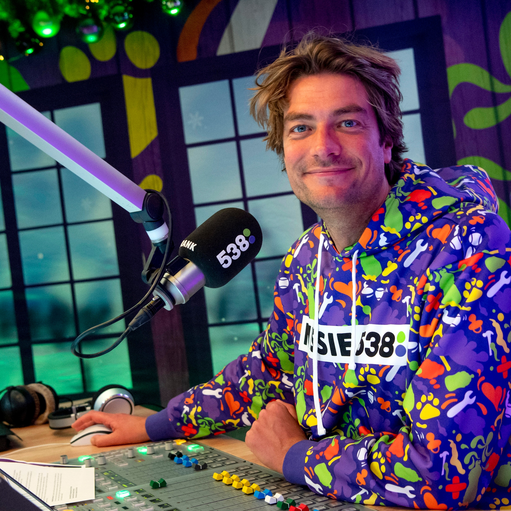 Frank Dane is terug op de radio na het overlijden van zijn broer Robert ...