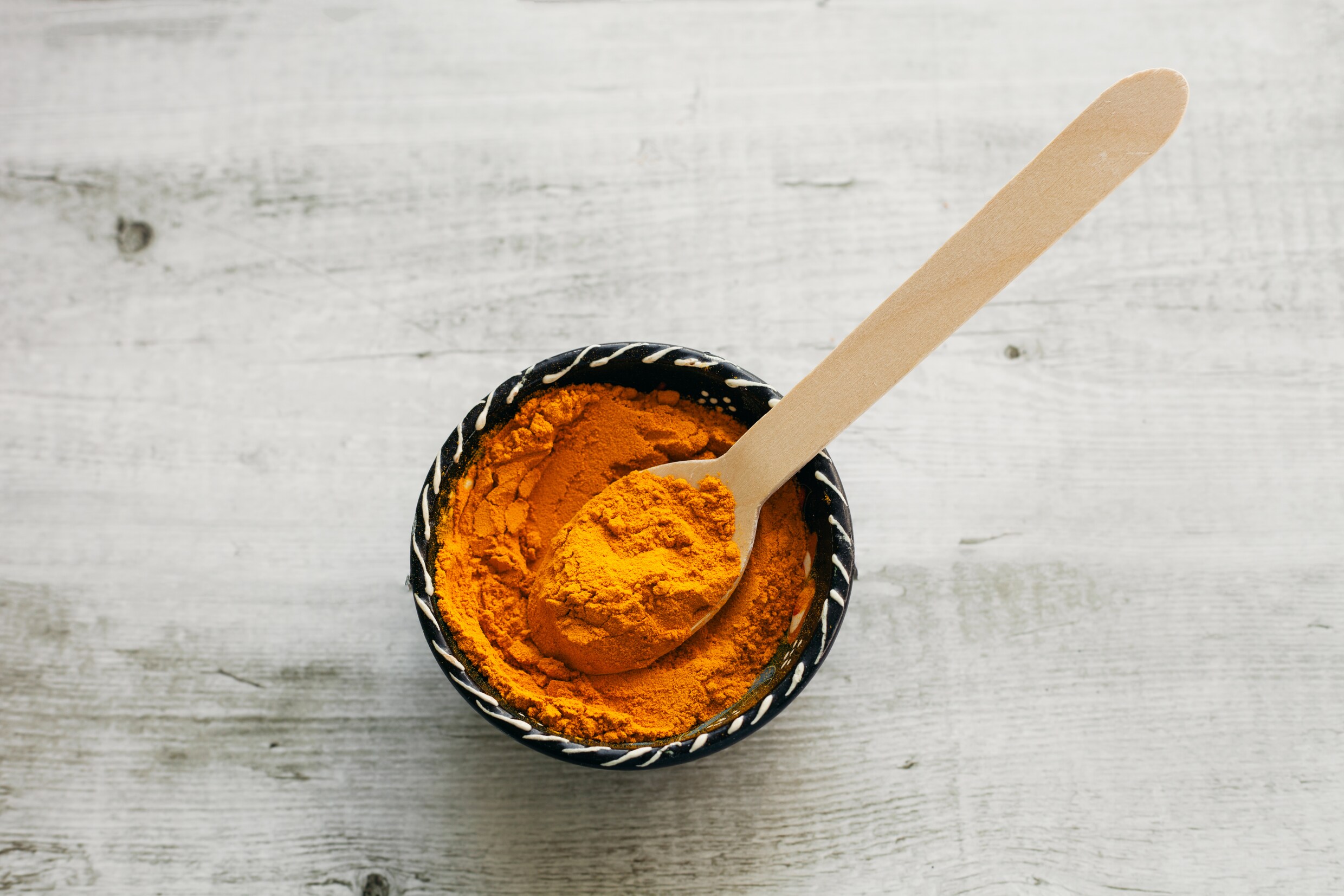 Hoe kom je van die gele handen na het gebruik van kurkuma af? | Libelle