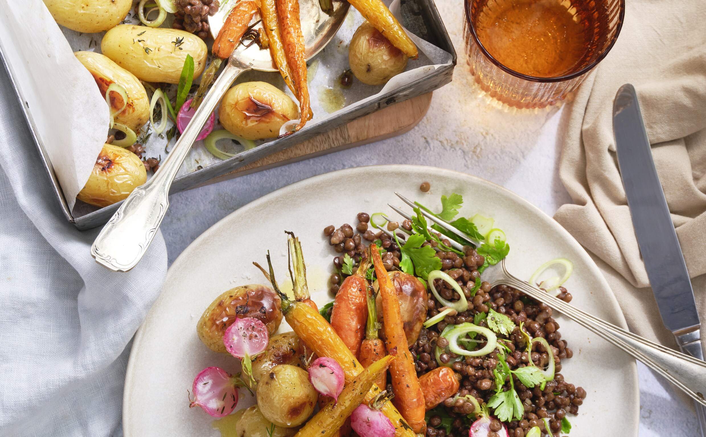 Afvallen zonder honger: geroosterde wortelgroenten met kruidendressing ...