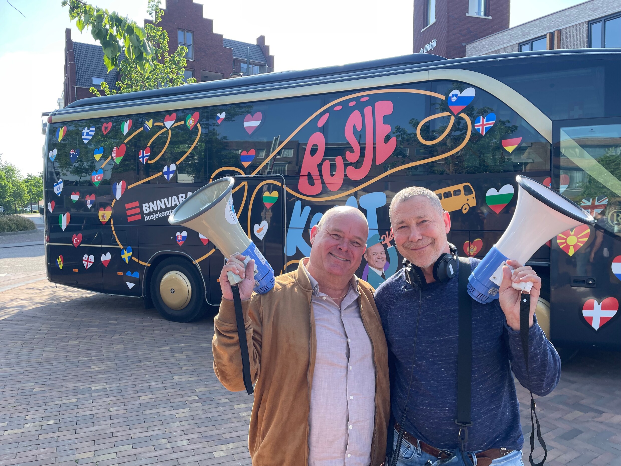 Vanavond is er géén nieuwe aflevering van ‘Busje komt zo’ en wel hierom ...