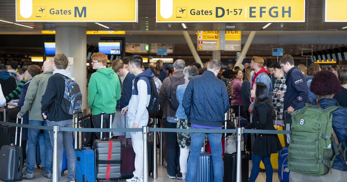 Vlieg je vanaf Schiphol? Let op: je bent pas vier uur voor vertrek ...