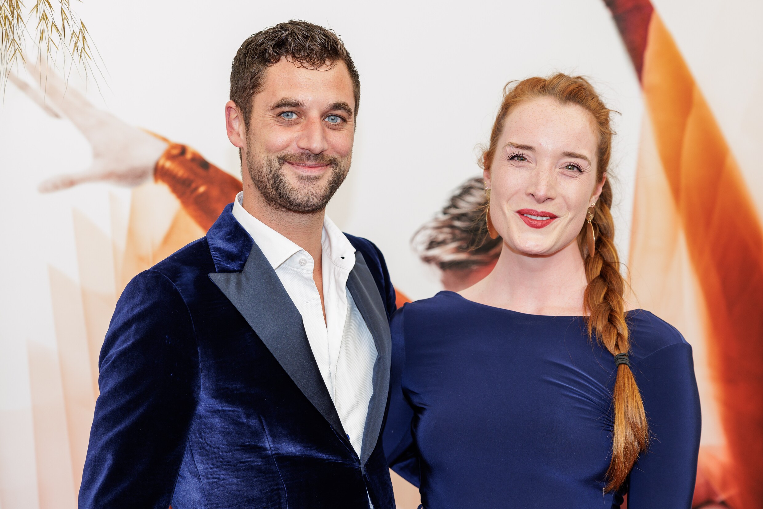 ‘First dates’-barman Victor Abeln stelt zijn nieuwe vriendin Renee voor ...