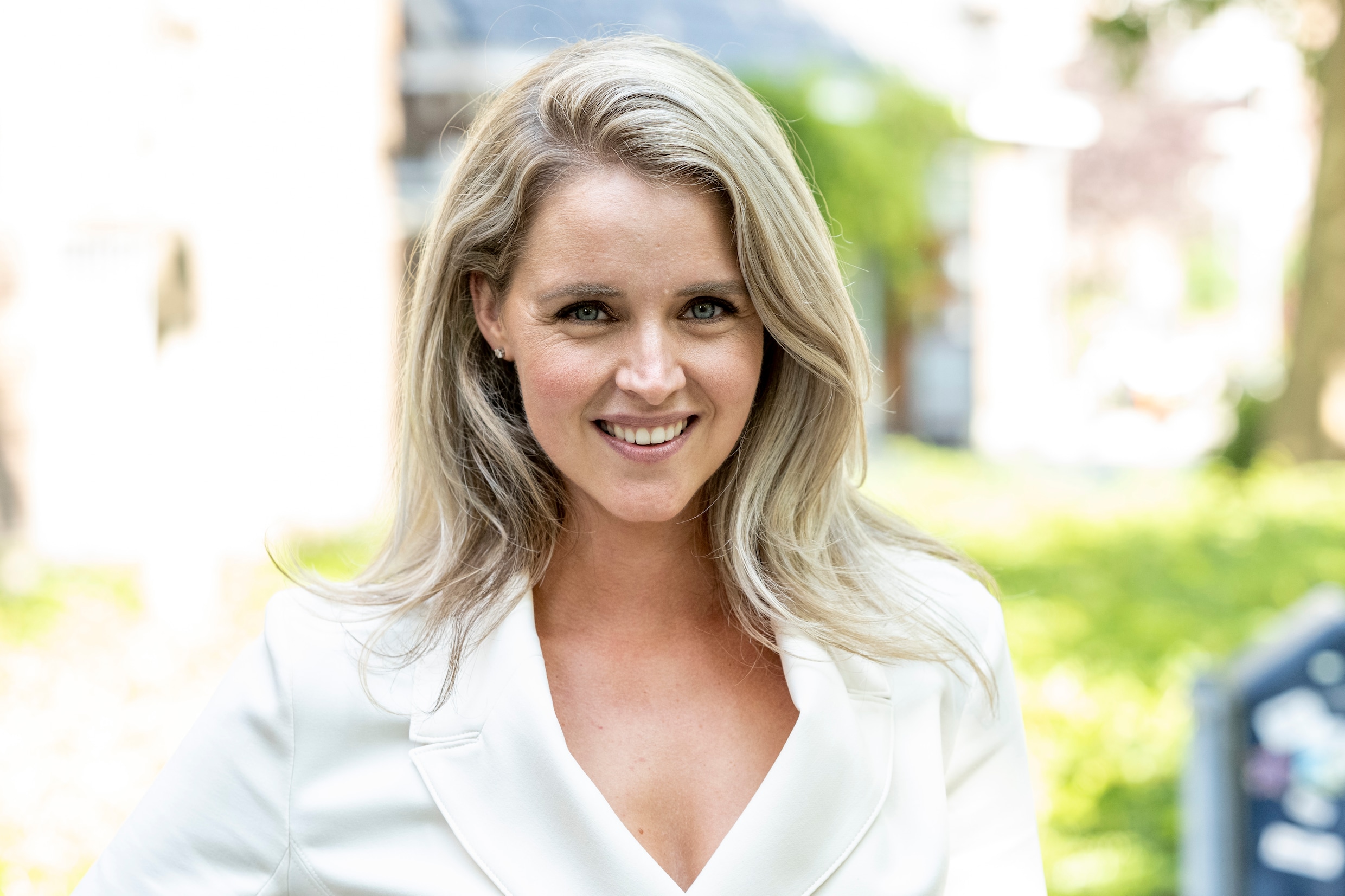 Heerlijke beelden: actrice Liza Sips getrouwd met ‘de liefde van haar ...