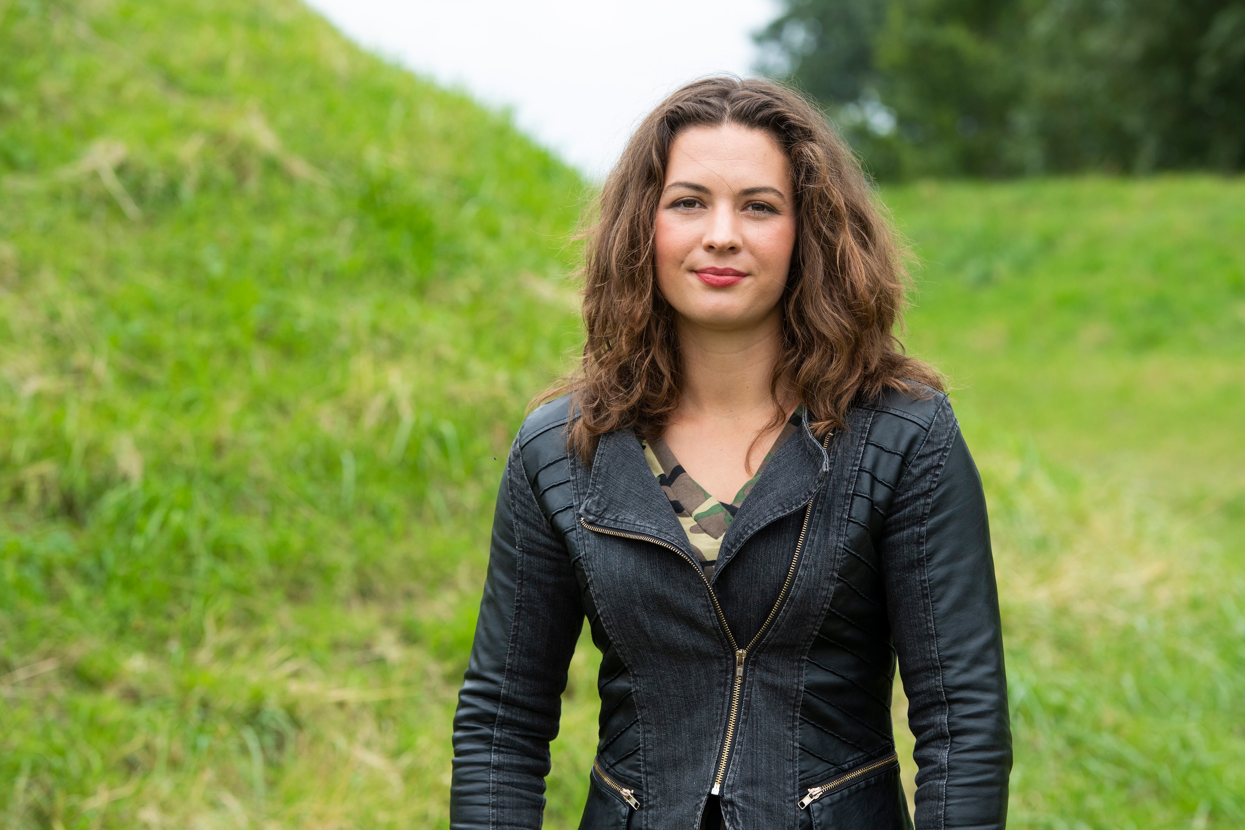 ‘Boer zoekt vrouw’-boerin Annemiek aan de man: “Ik ben leuk aan het ...