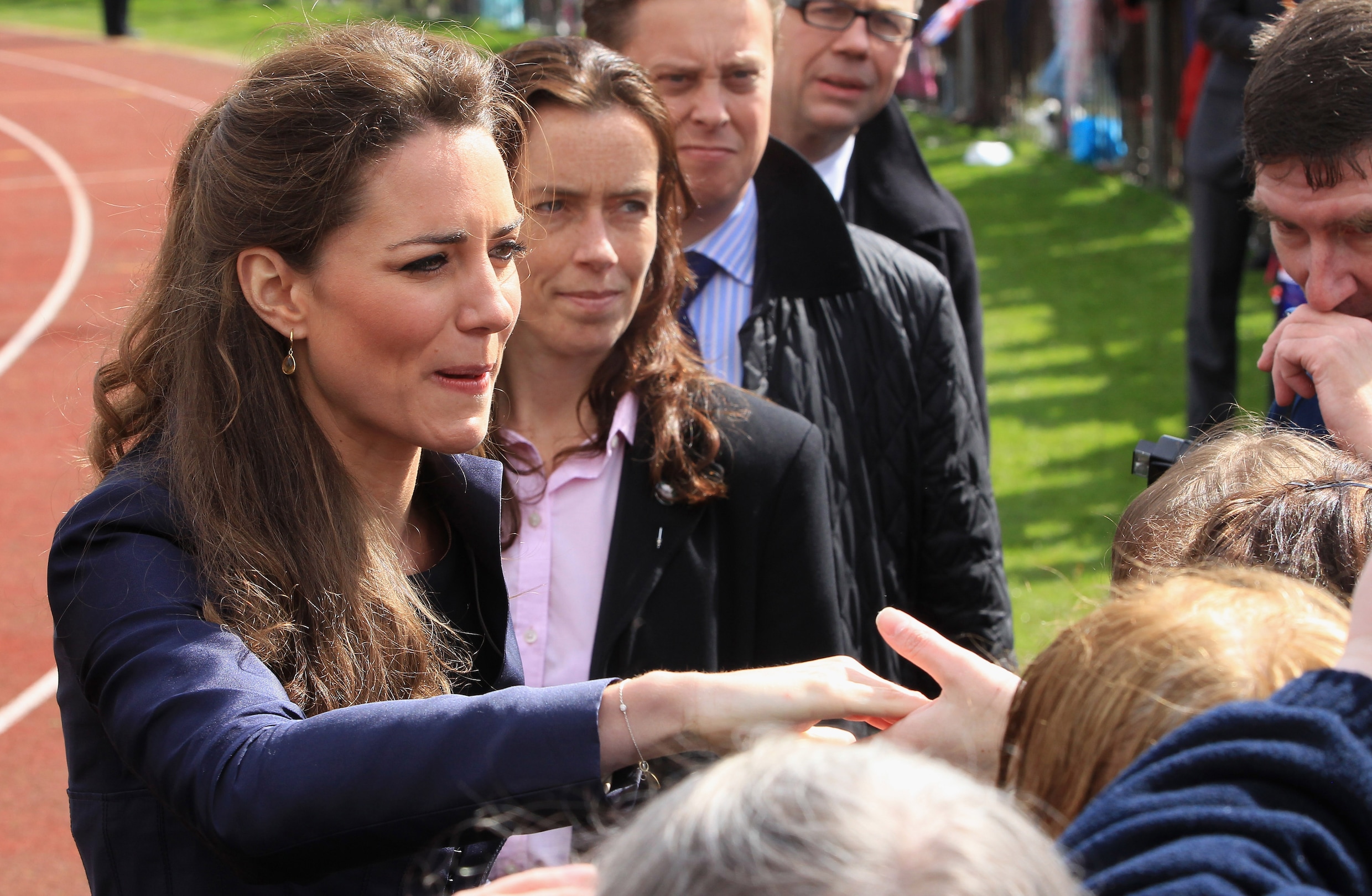 Wist je dat Kate Middleton al 12 jaar lang déze vrouwelijke bodyguard ...