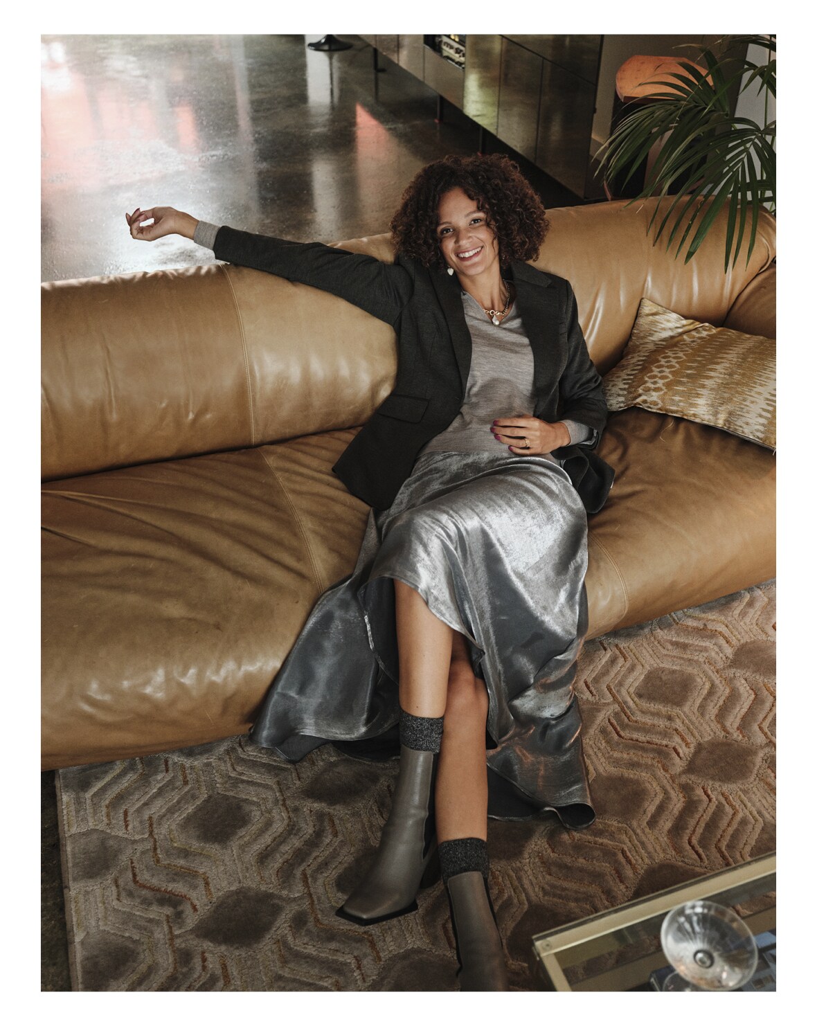 1 budget blazer, 8 smashing outfits | Libelle