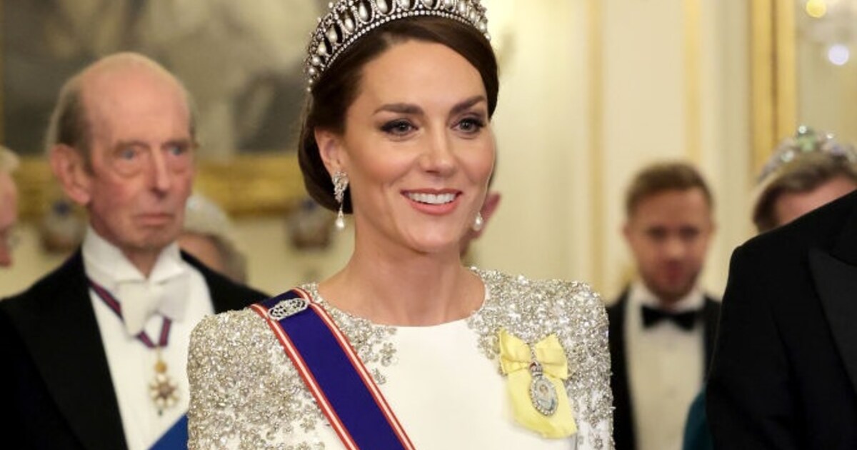 Kate Middleton draagt betoverende witte japon tijdens staatsbanket