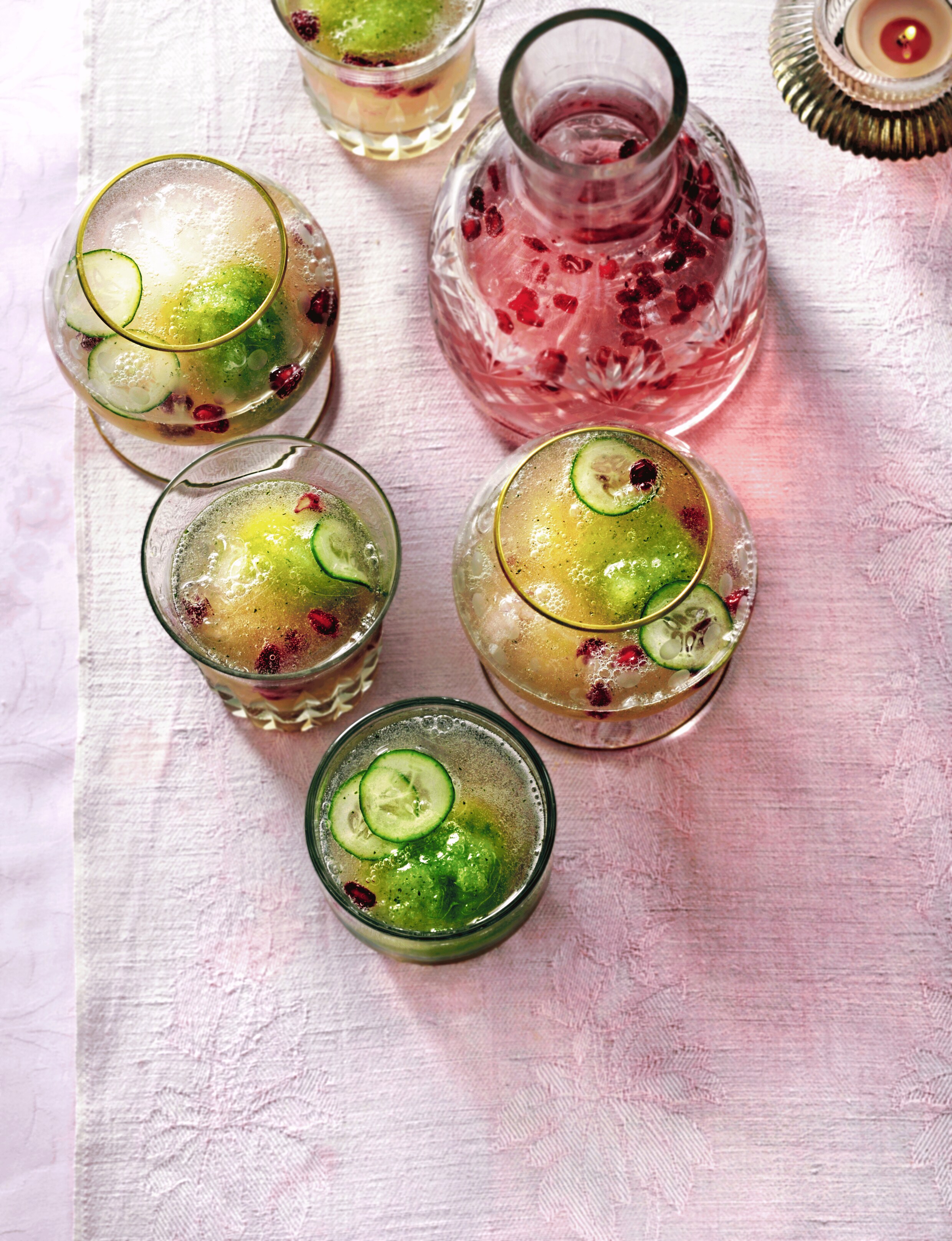 Frappé au concombre: komkommerijs met vlierbloesemsiroop en champagne ...