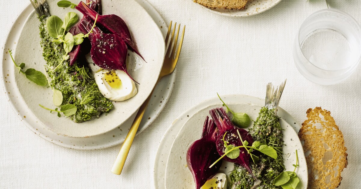 Voorgerecht: Haring in het groen met toast en bietjes | Libelle