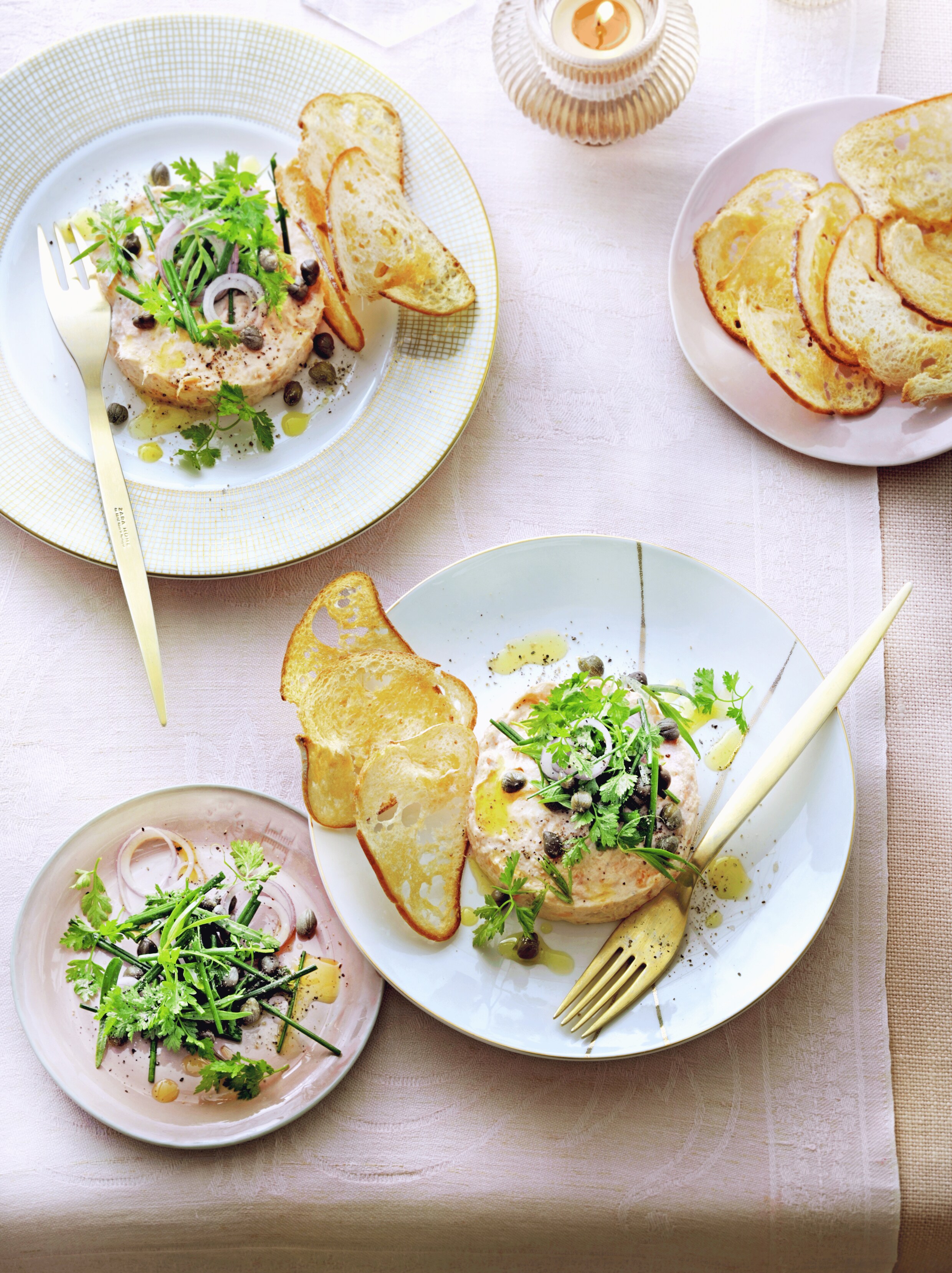 Grove zalmpaté met kruidensalade | Libelle