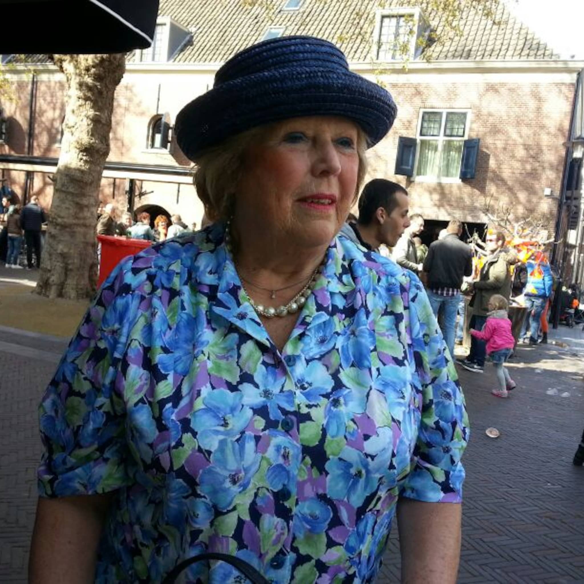 Het geldgeheim van Anne-Bo (43): “Mijn werkgever weet niet dat ik in ...