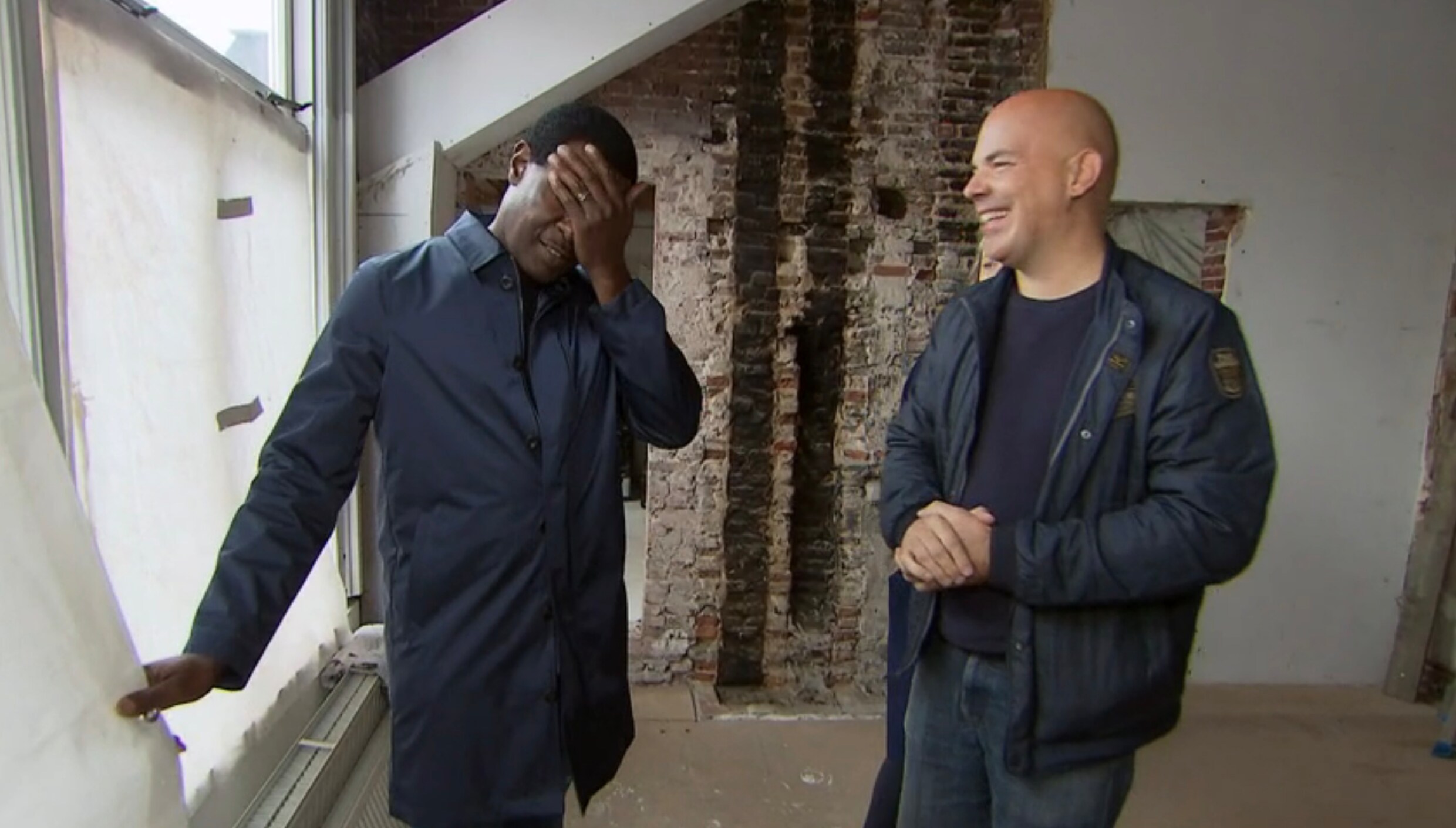 Kinderen van ‘Help, mijn man is klusser’-stel slapen bij ouders in bed ...