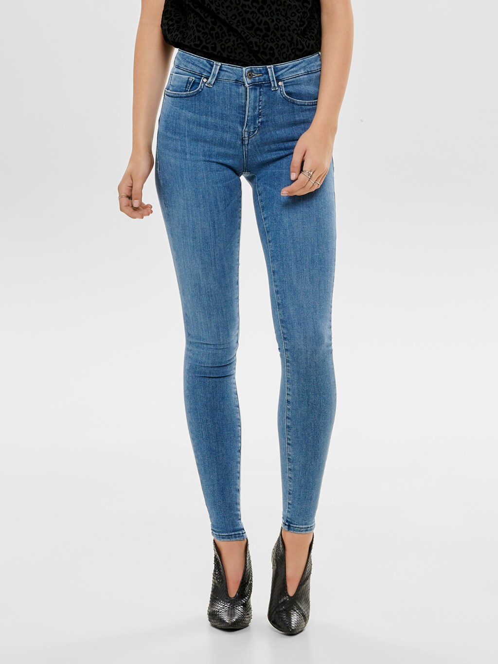 Appel of peer? Dit model jeans past bij jouw figuur | Libelle