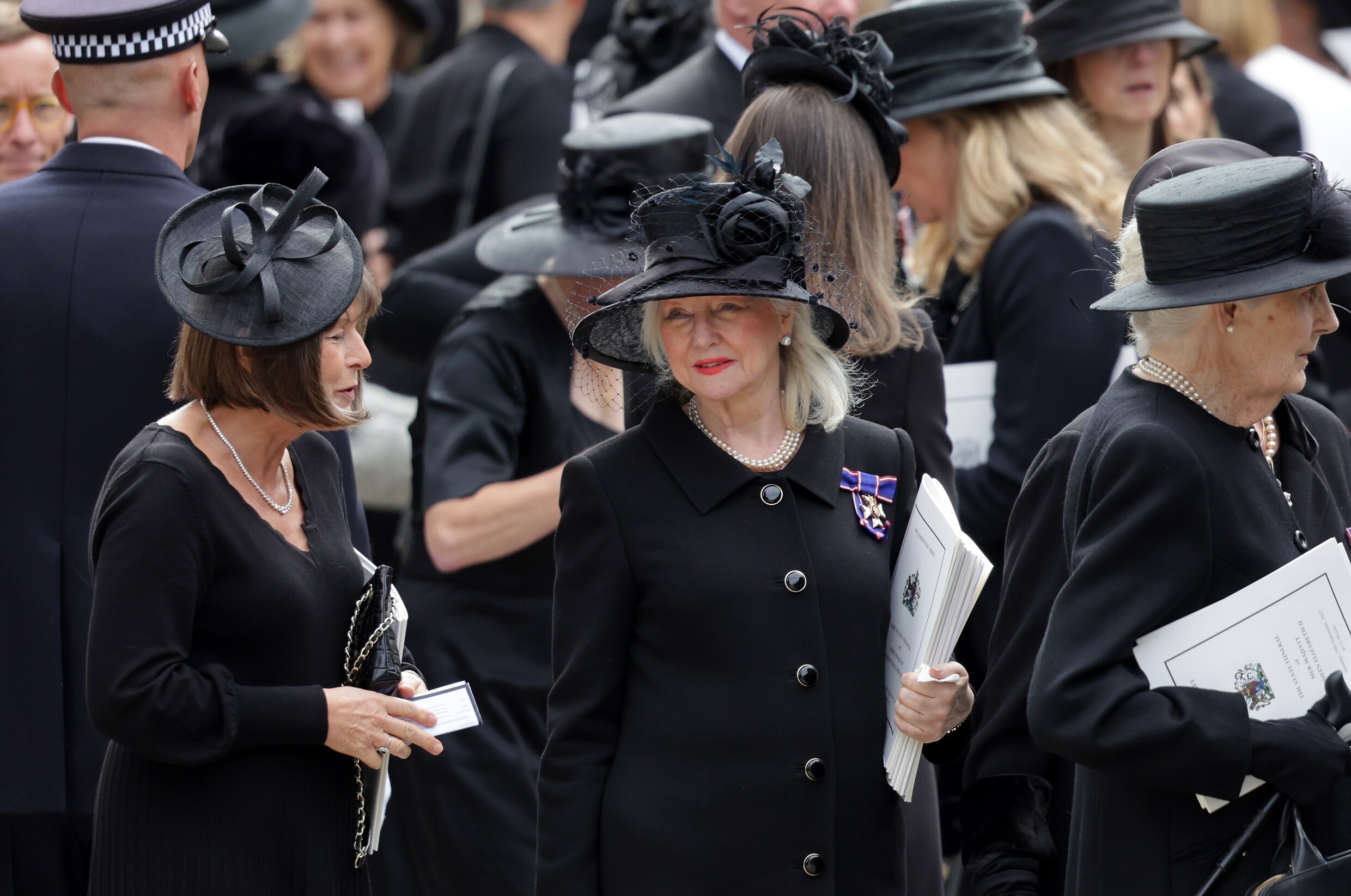 Deze vrouw was 25 jaar vertrouweling van koningin Elizabeth en krijgt ...