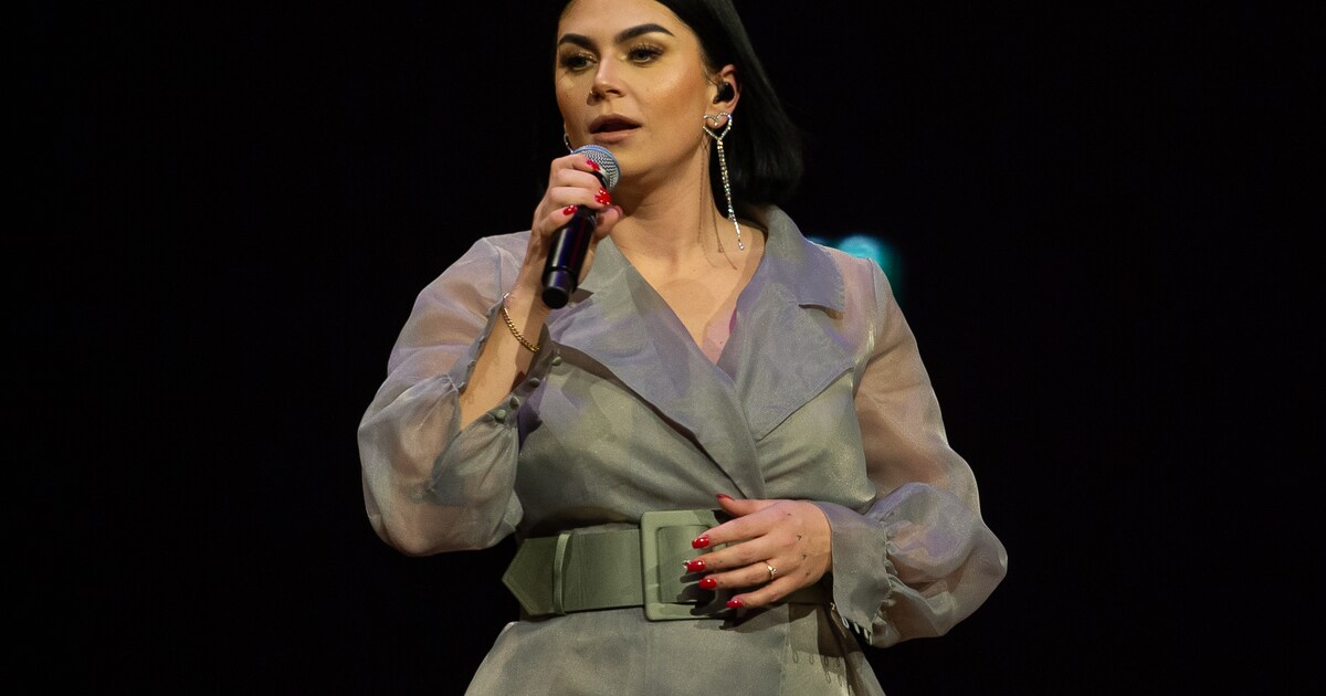 Roxeanne Hazes: "Ik ben het zwarte schaap van de familie"