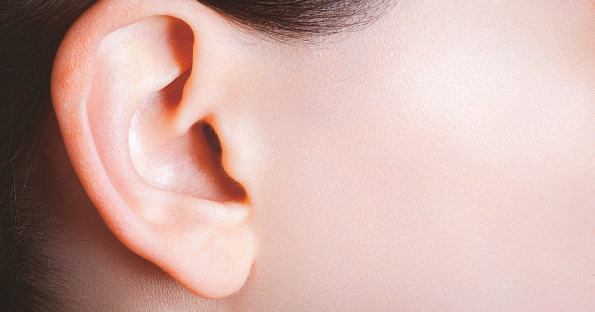 Dit kun je doen aan een uitgerekte oorlel | Libelle