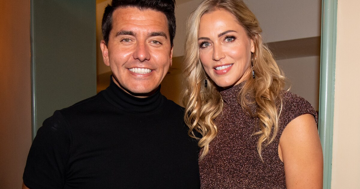 Jan Smit deelt een emotionele terugblik met zijn vrouw: ‘12 jaar ...