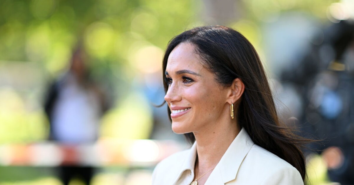 Omid Scobie onthult: dít is de echte reden dat Meghan niet naar de ...
