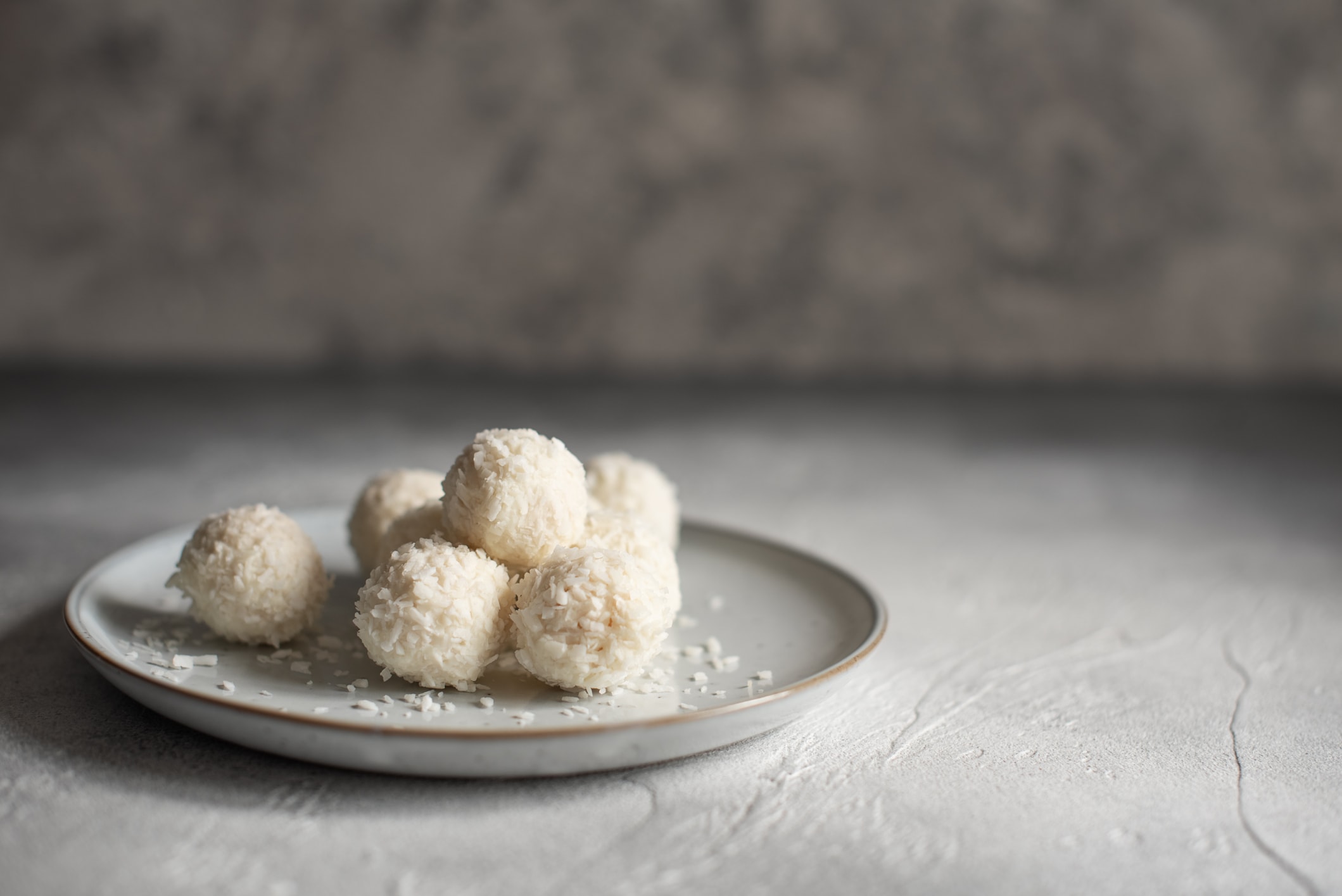 Zó maak je met slechts drie ingrediënten deze heerlijke Raffaello ... Zó maak je met slechts drie ingrediënten deze heerlijke Raffaello ...