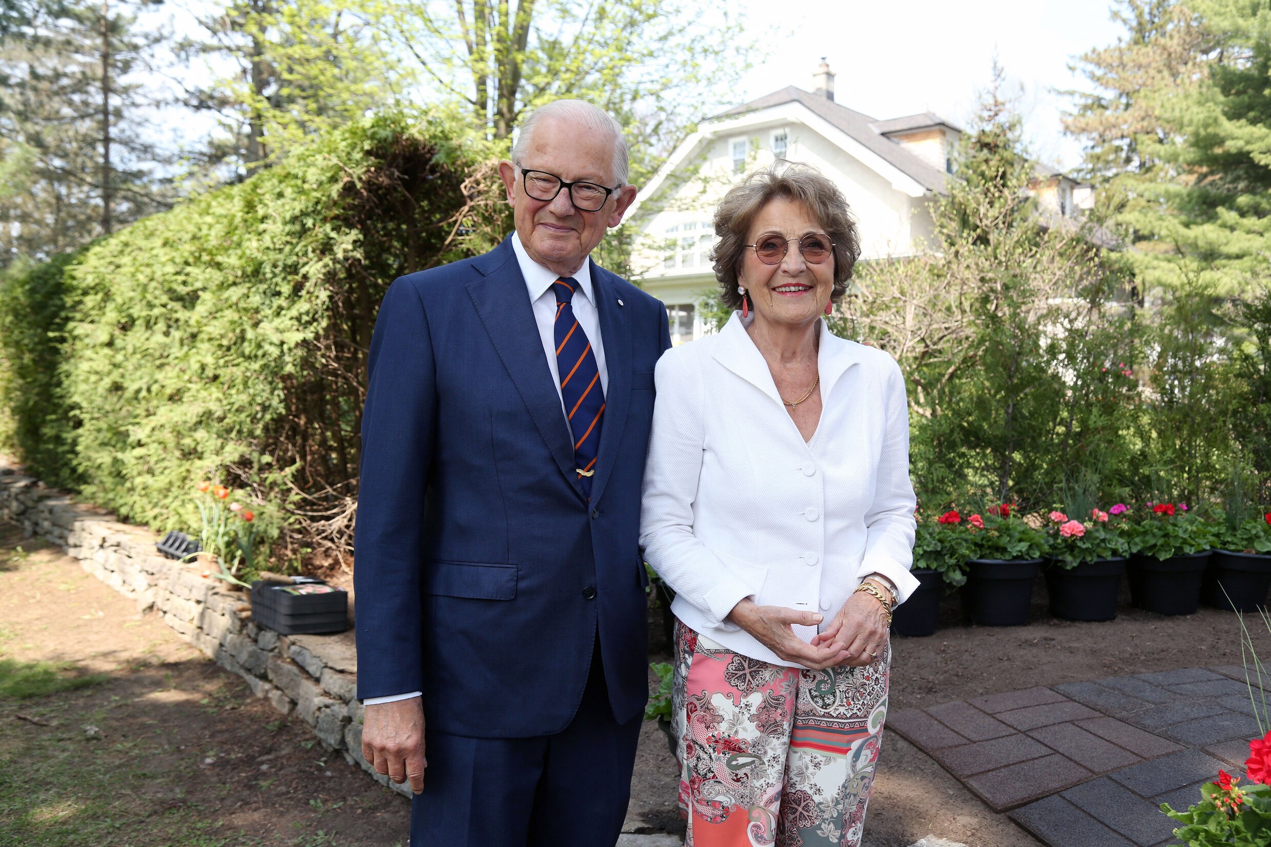 Pieter van Vollenhoven is vandaag 57 jaar getrouwd en deelt een zoet ...