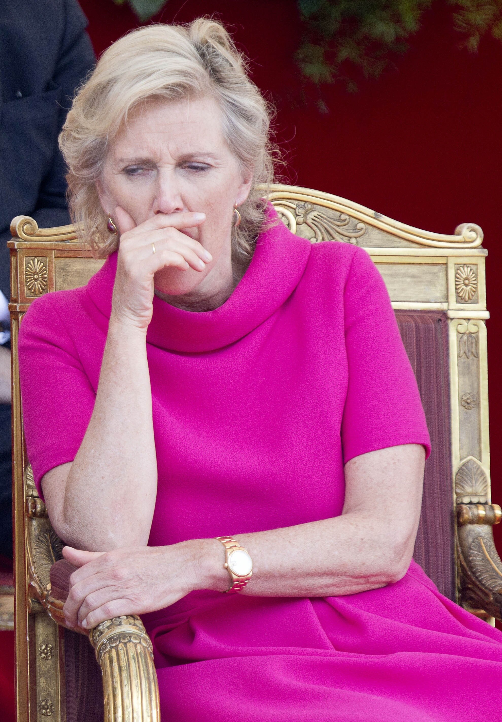 Het kan iedereen overkomen: deze royals vielen in slaap tijdens hun ...