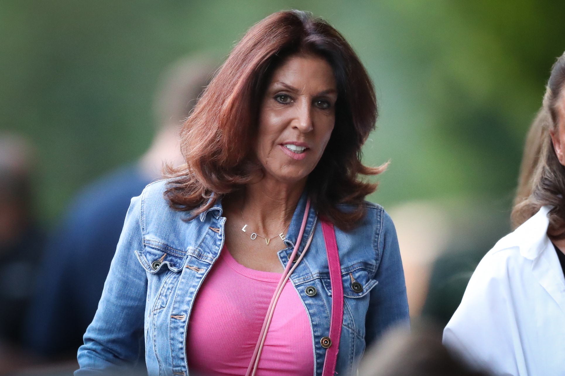 Rachel Hazes opent vandaag haar brasserie in Spanje met 'kroketten in ...