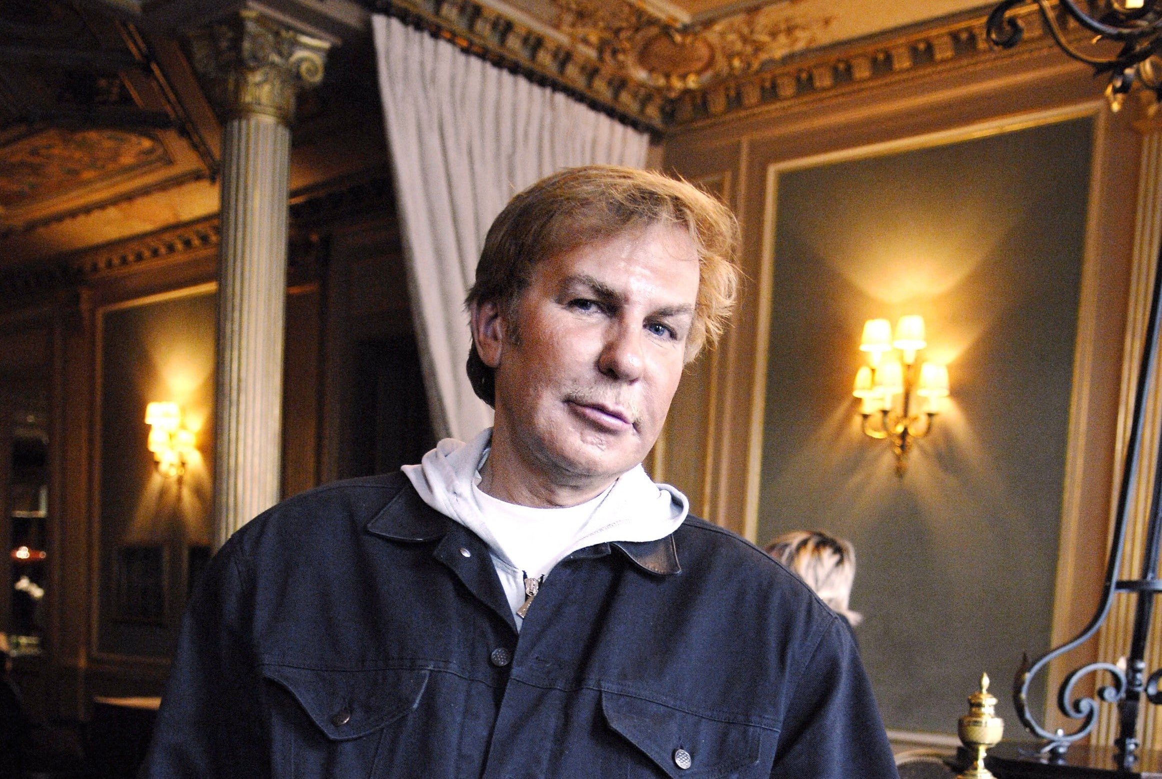 Ontwerper Claude Montana, die ons in de jaren ‘80 aan brede schouders ...