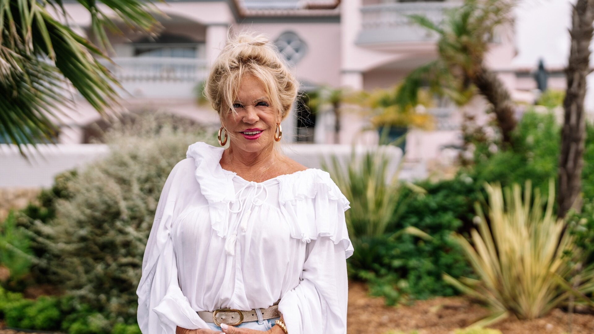 Marian uit B&B vol liefde deelt kiekjes van haar nieuwe jongere vriend ...