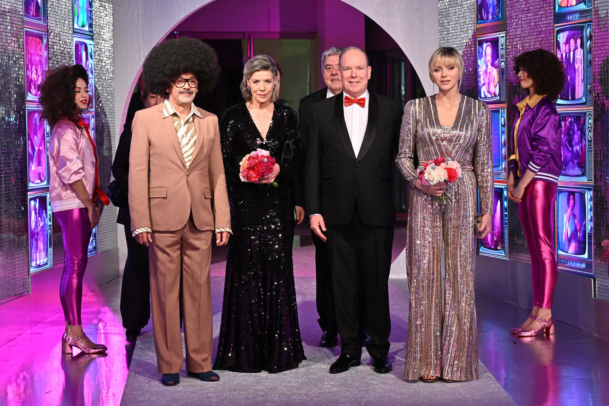 Monaco: prinses Charlene als discobal op het Rozenbal | Libelle