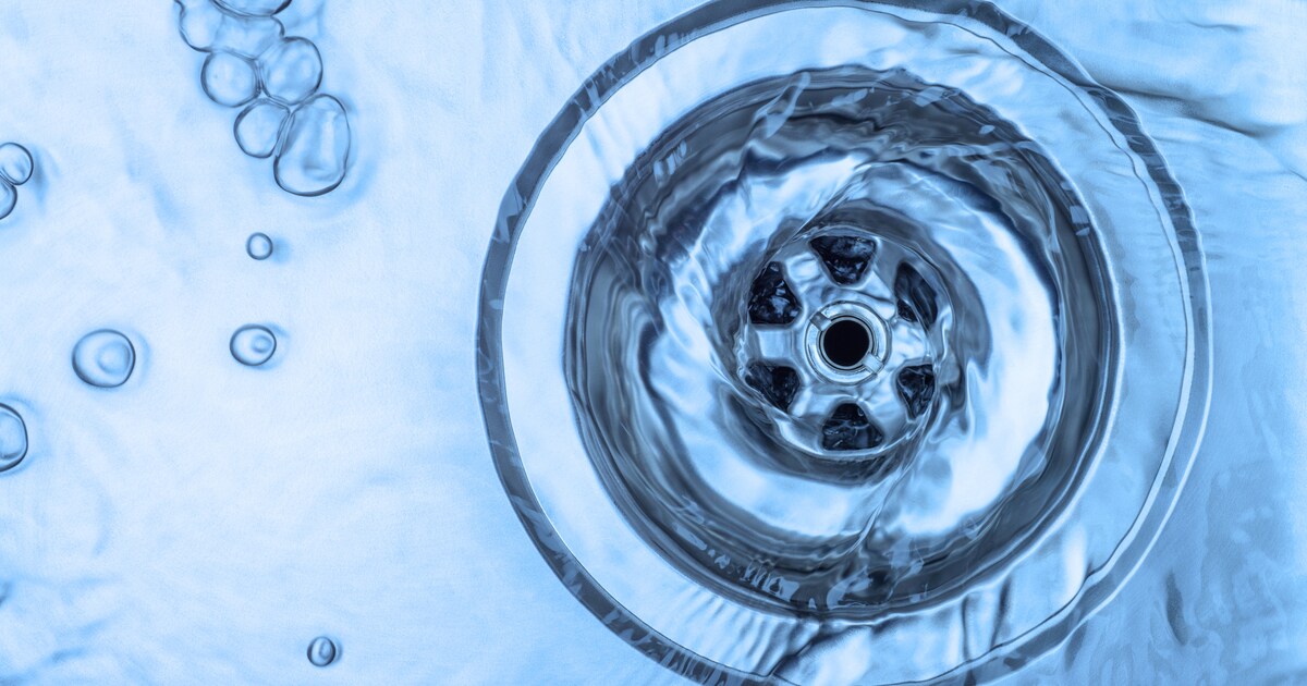 Zó voorkom je verstopping van je gootsteen | Libelle