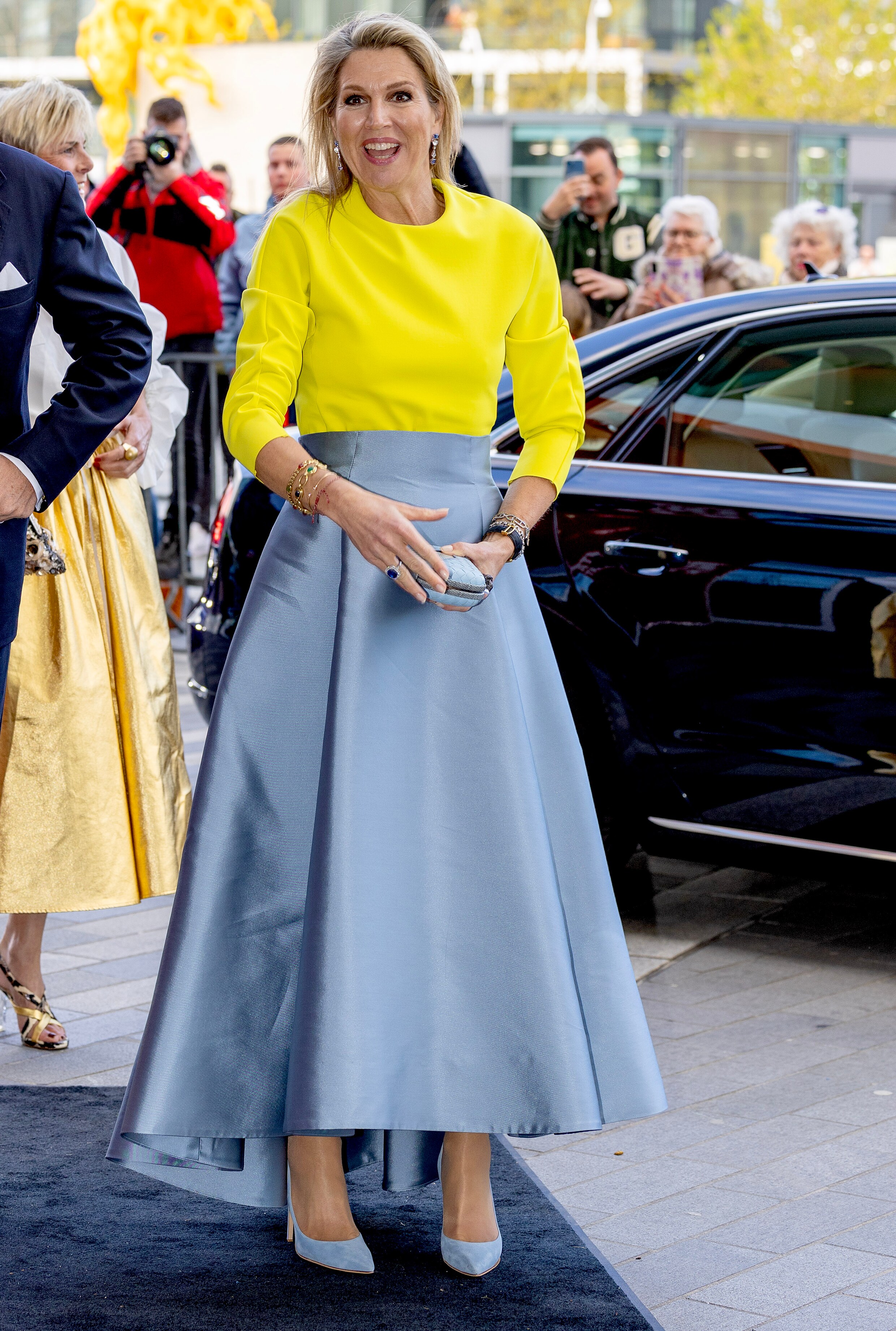 Máxima in zonnig geel, Laurentien gaat voor goud | Libelle