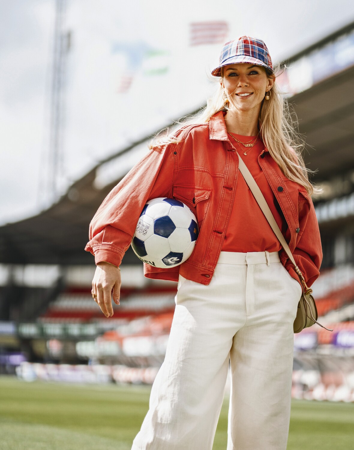 8 rood-witte outfits om mee te scoren | Libelle