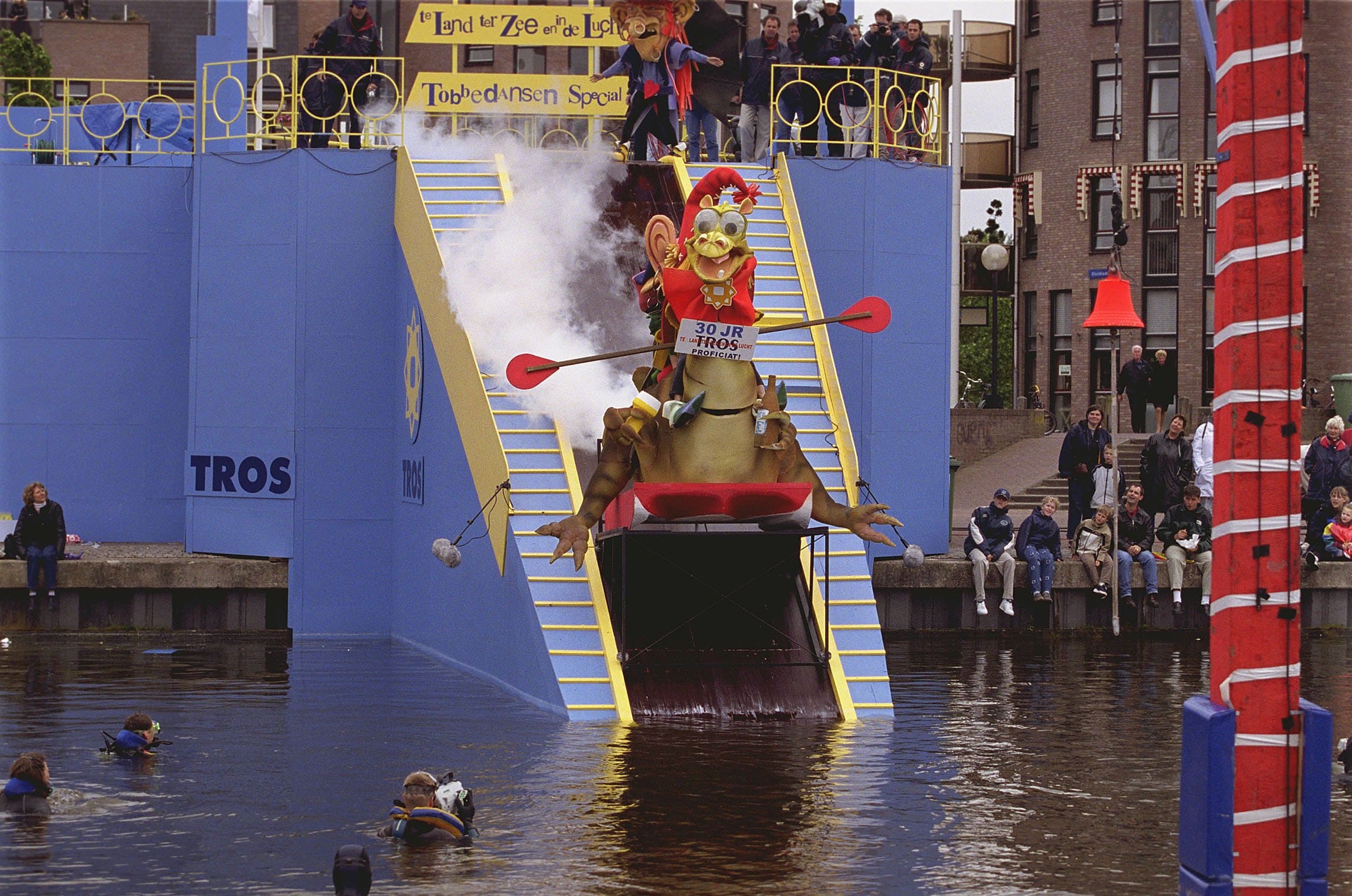 Op déze datum begint ‘Te land, ter zee en in de lucht’ | Libelle