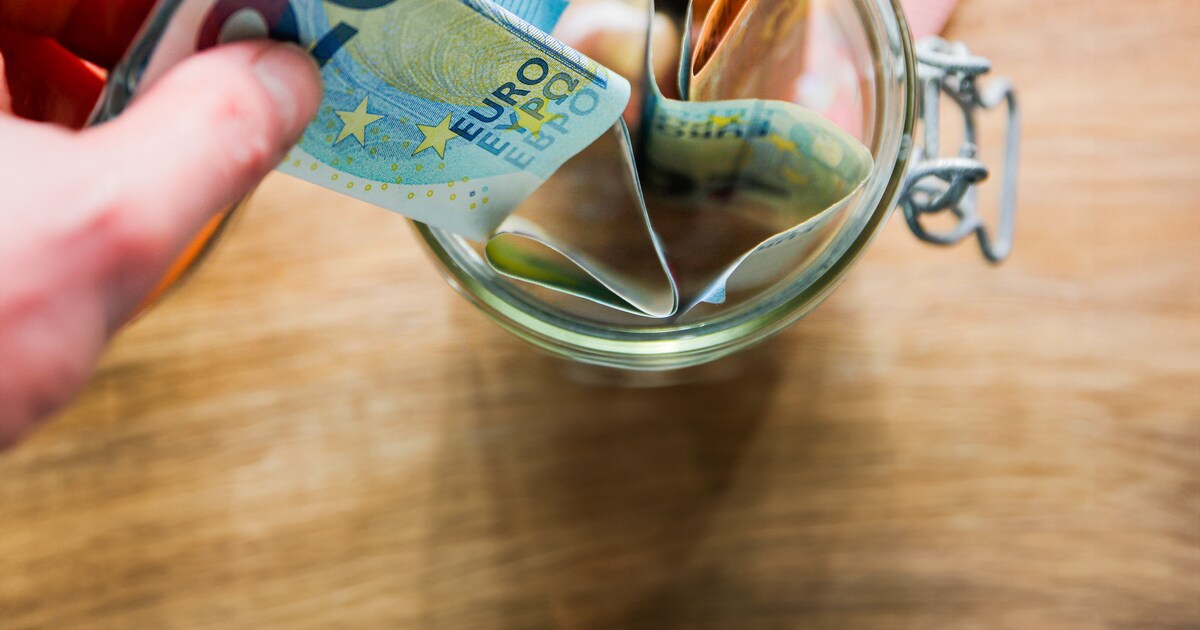 Het geldgeheim van Annabeth (47): “Niemand weet dat ik spaar om te ...