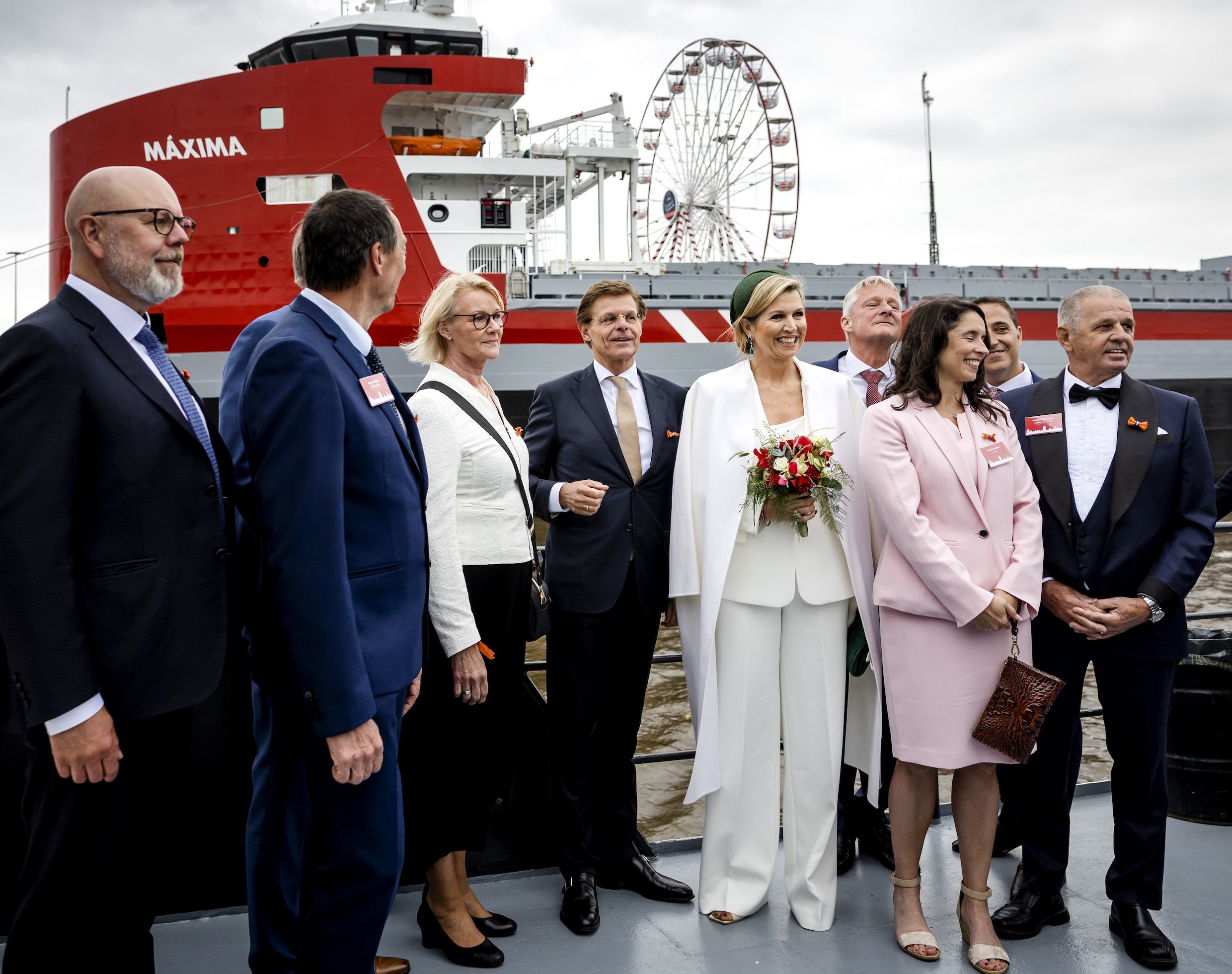 Koningin Máxima doopt de Máxima (én de Alexia) in stralend wit | Libelle